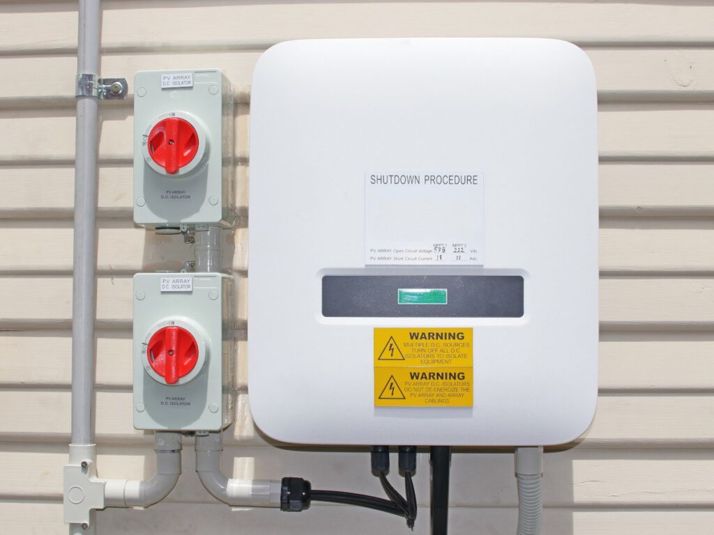 Thuisbatterij prijs: wat zijn de kosten? 2025 - Zonnepaneelprijzen.nl